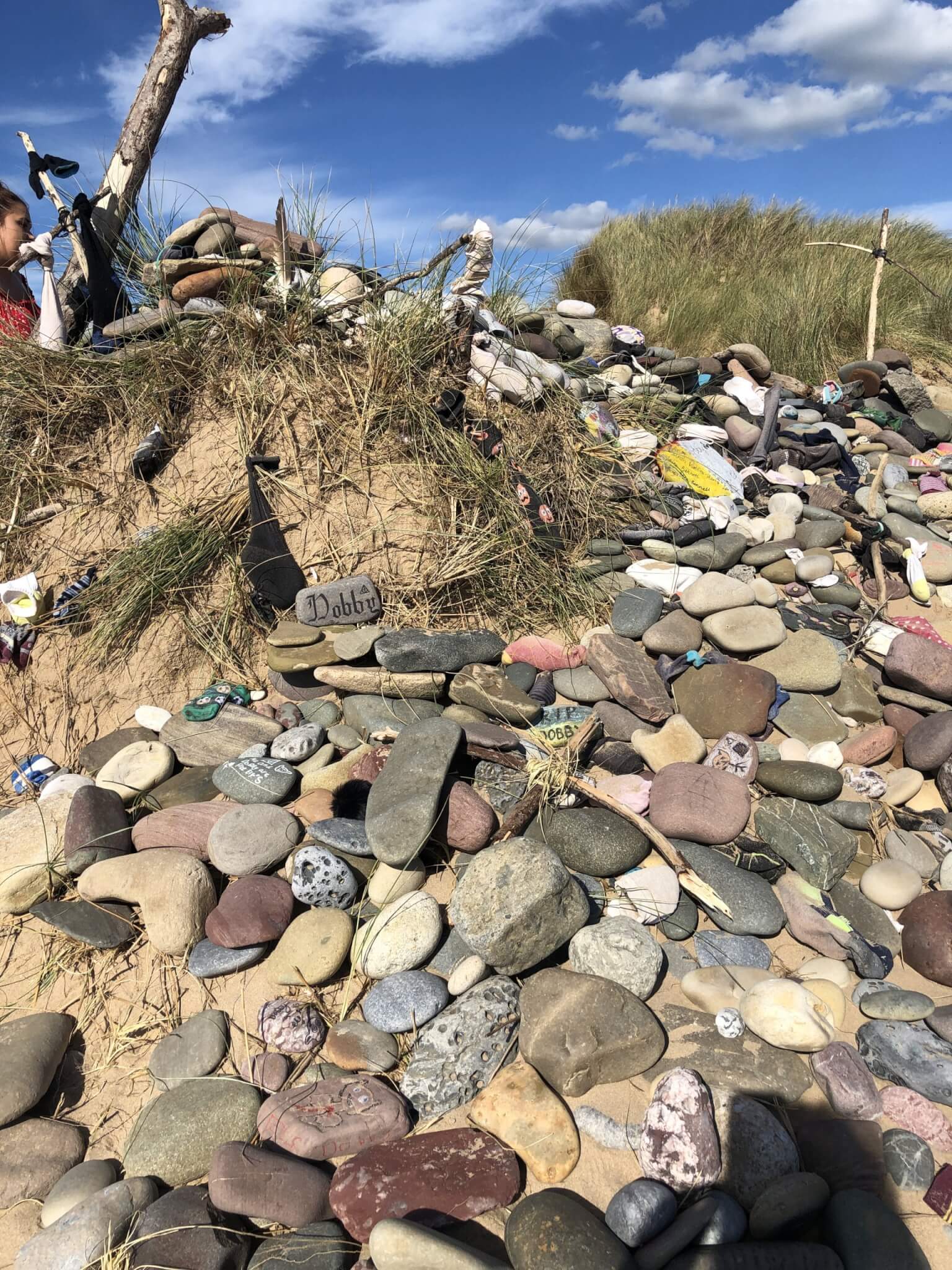 How to Find Dobbys Grave in Freshwater West Beach, Wales!